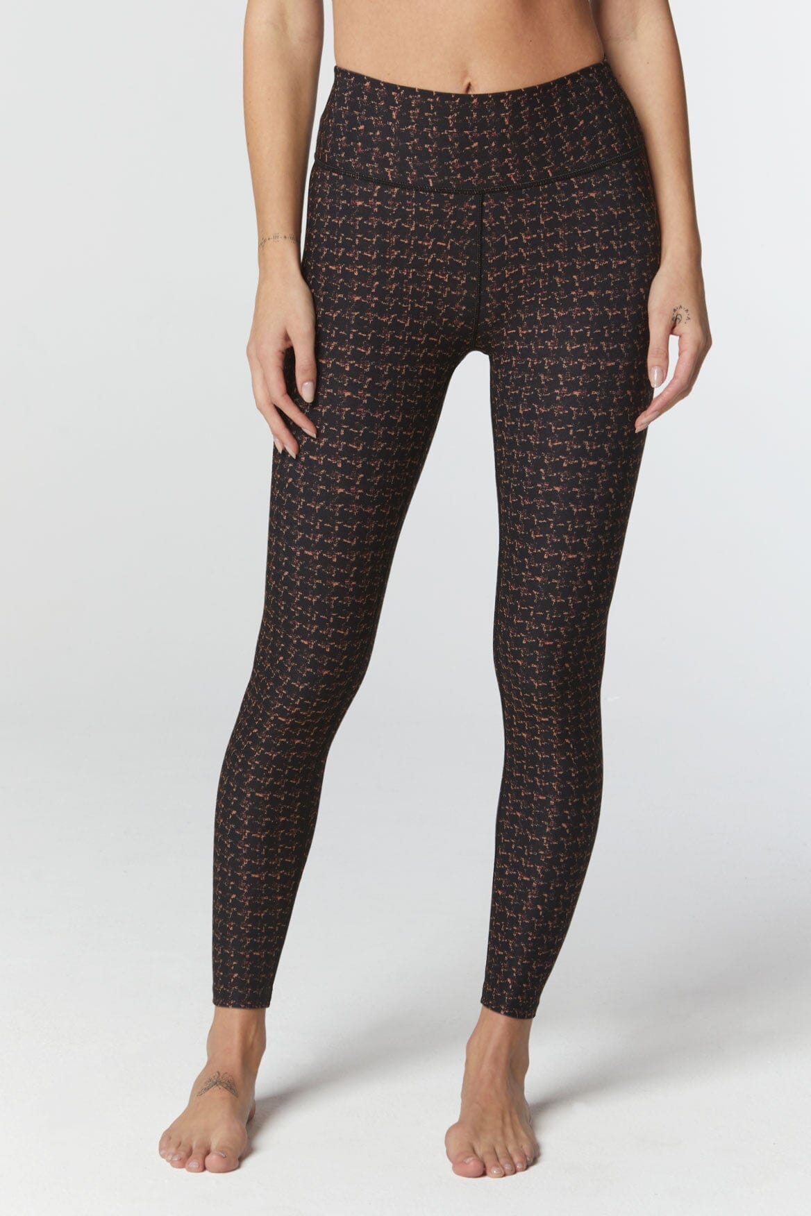 Aria Reversible Legging Atomic Checks Small – Wear It To Heart
